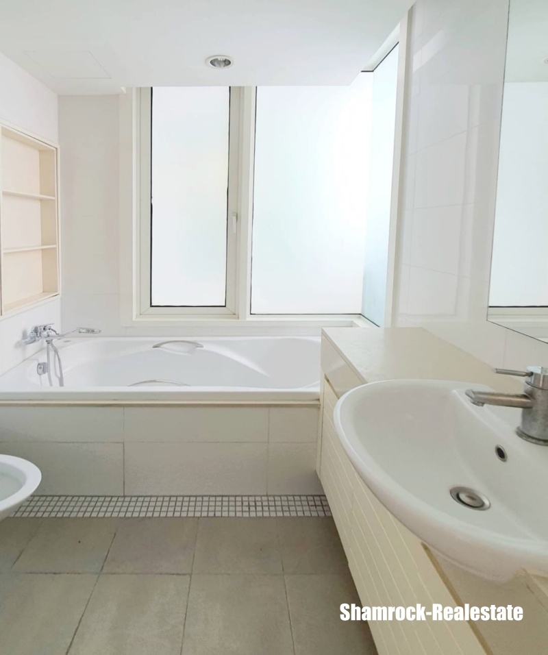 Siri Residence - Shamrock Real Estate